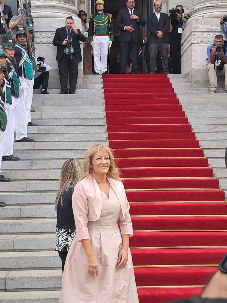 La asunción presidencial de Yamandú Orsi y Carolina Cosse en imágenes