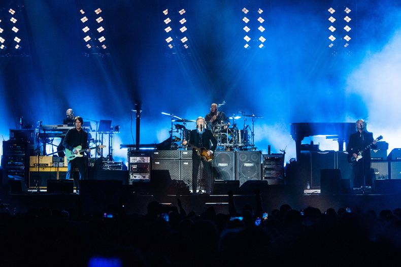 Paul McCartney volvió a hacer historia en el Estadio Centenario ...