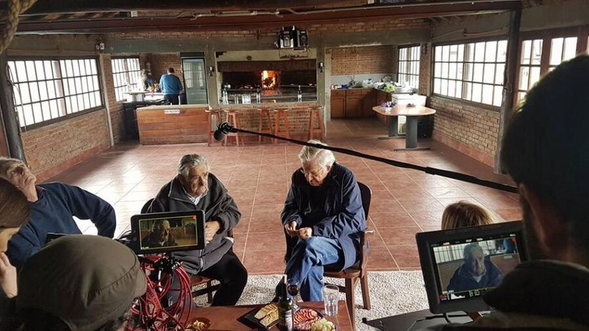 Noam Chomsky visitó a José Mujica en su chacra