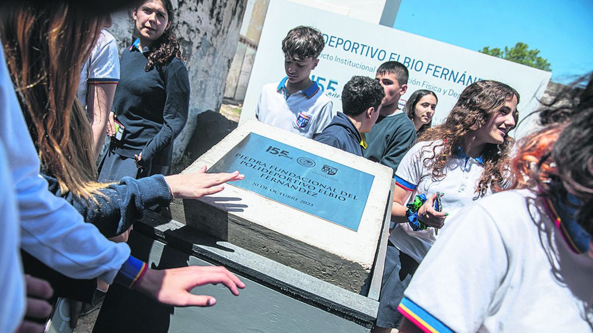 Colegio Elbio Fernández inició la construcción de un polideportivo de ...