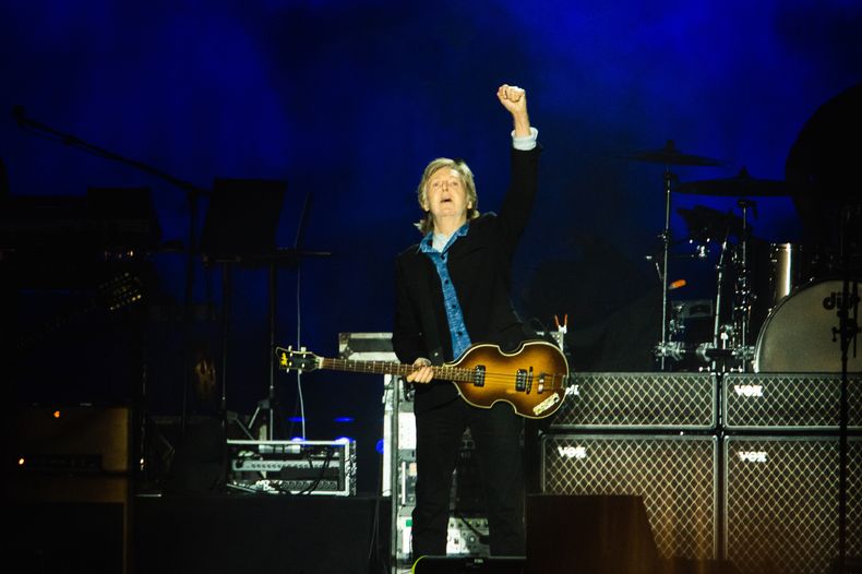 Paul McCartney volvió a hacer historia en el Estadio Centenario ...