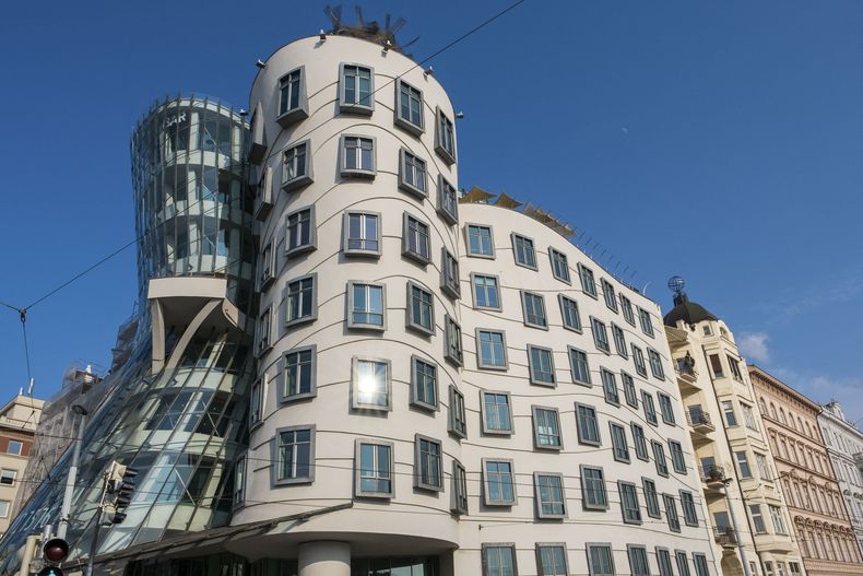 Frank Gehry, el arquitecto inconformista que quiso cambiar el mundo con ...