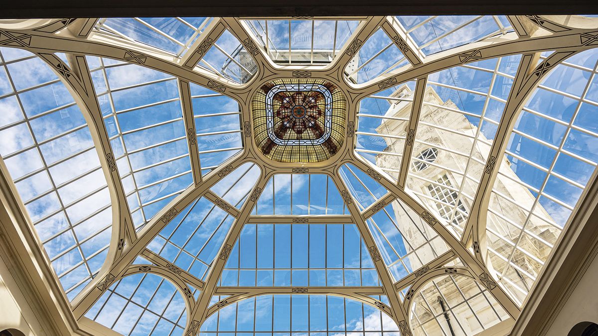 Renace el palacio de las cartas con un nuevo techo de cristal