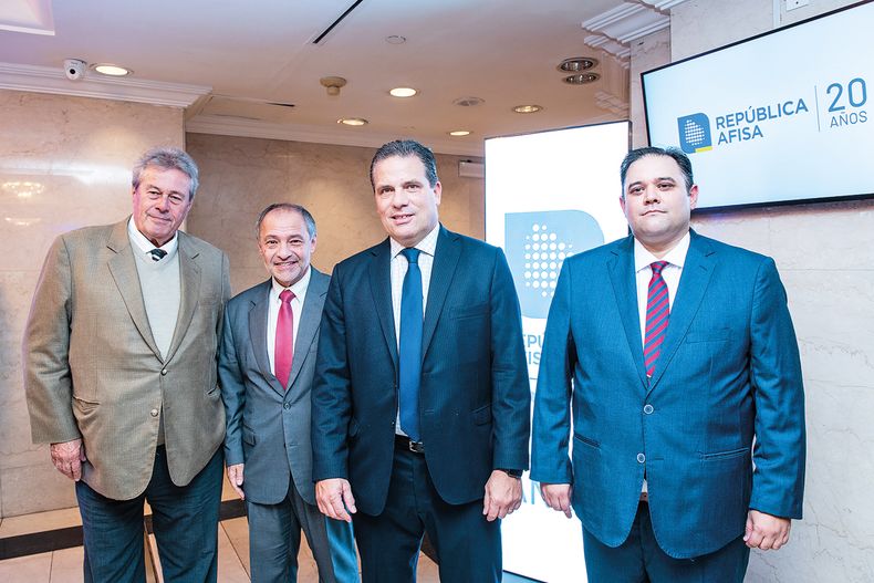 República AFISA celebró sus 20 años con la presentación de un libro