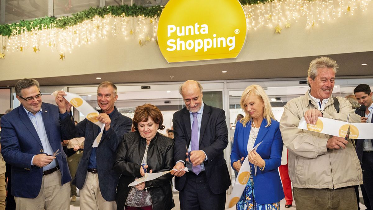 Punta Shopping reabrió sus puertas ampliado y con una ambientación renovada