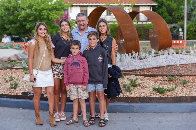 Se inauguró en Carrasco un memorial en homenaje a la Tragedia de los Andes