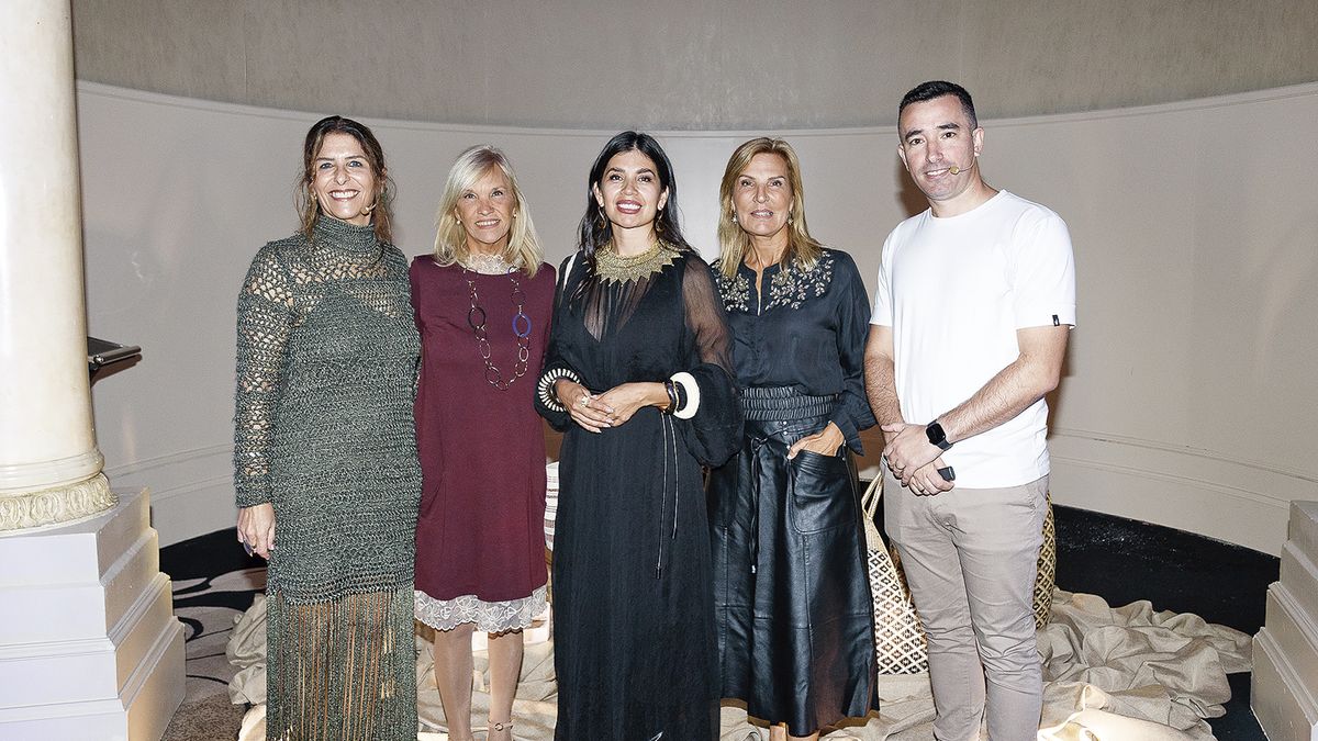 La filósofa Magdalena Reyes y el historiador Lucas Botta dieron una ...