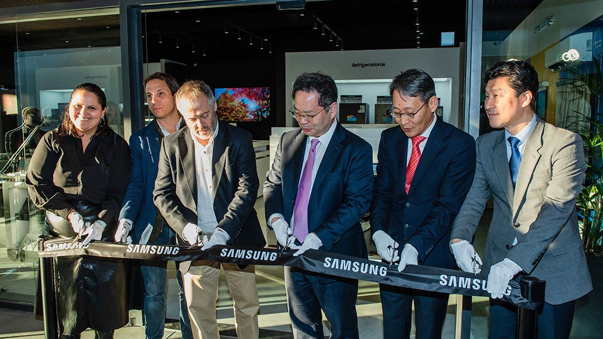 Samsung inauguró en Via Disegno su primera tienda SmartThings del país