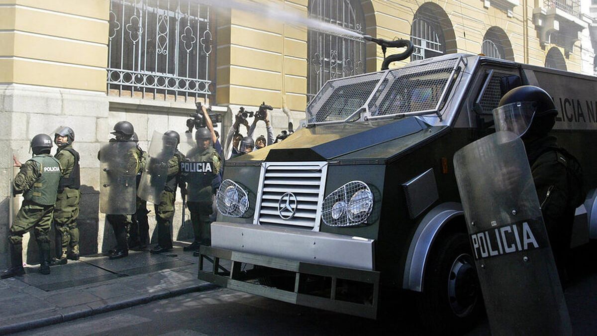 La Policía se capacita con Carabineros de Chile para enfrentar disturbios