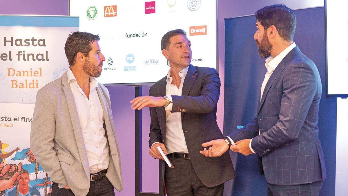 Daniel Baldi presentó Hasta el final, una novela sobre el fútbol y la ...
