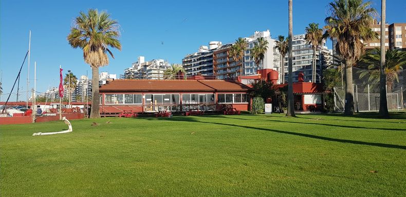 Con la concesión vencida, el club Nautilus negocia con la Intendencia ...