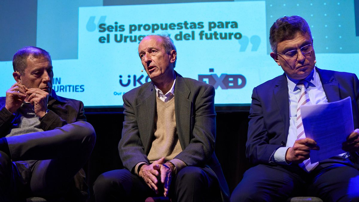 Los economistas Gabriel Oddone, Isaac Alfie y Martín Rama ven preciso ...